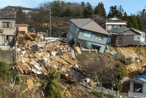 At least 50 dead after powerful Japan quake - ENG.MIZZIMA.COM