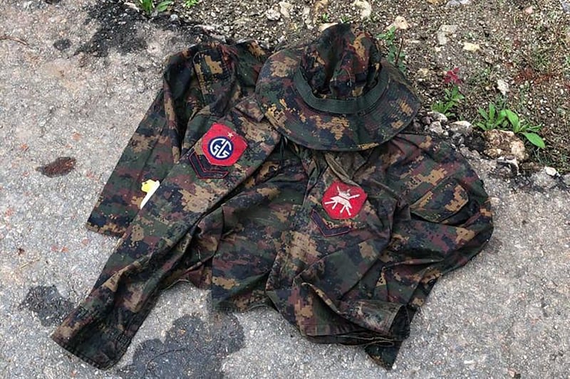 Myanmar junta troops desert Karen State camp, flee to Thailand - ENG ...