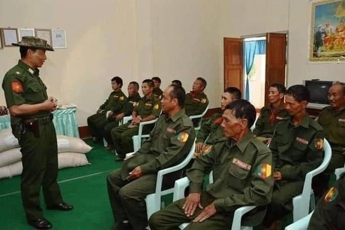 Myanmar junta paramotor crashes near Seikphyu weapons factory, nearby ...