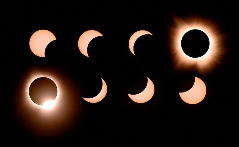 'Spectacular' total eclipse leaves North Americans spellbound - ENG ...