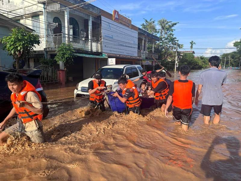 Volunteers rush to help as Myanmar flood toll surges - ENG.MIZZIMA.COM