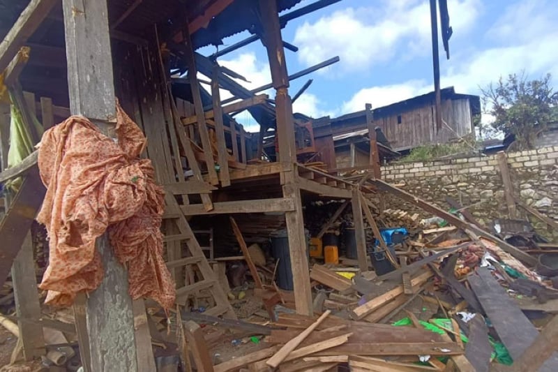 Six displaced people, including an infant and mother, killed in Pekon ...