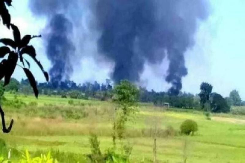 Myanmar junta airstrikes and naval artillery injure civilians in ...