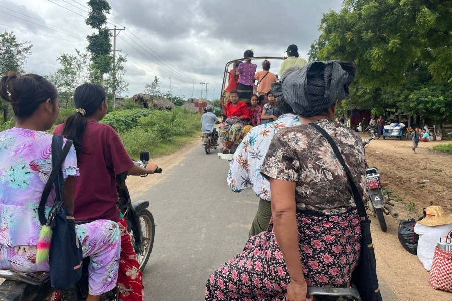 Thousands displaced in Kani as junta flotilla moves up the Chindwin ...