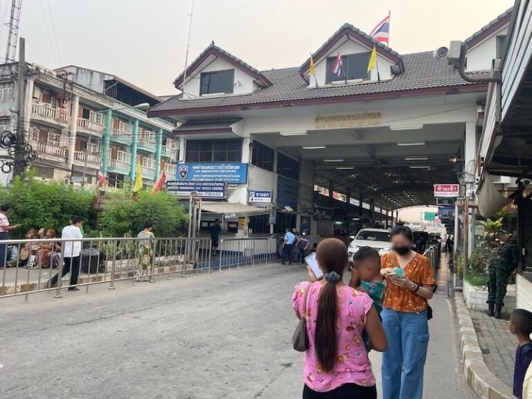 Junta-linked forces inspect Thai-Myanmar border crossing in Myawaddy ...