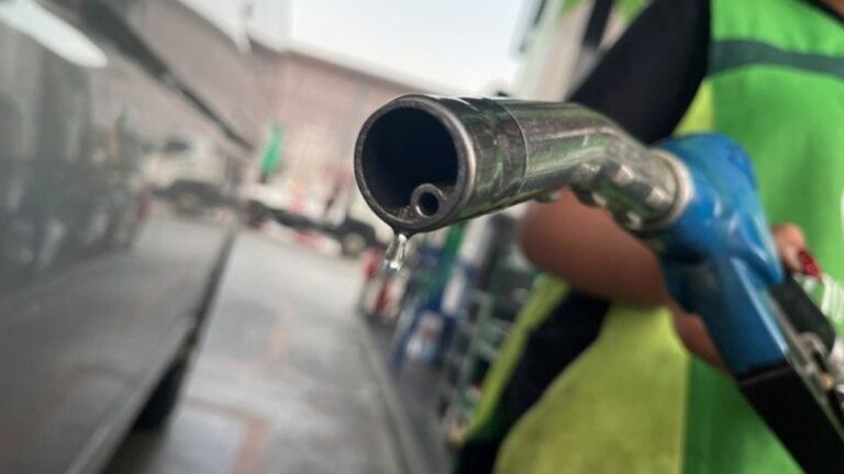 Myanmar drivers scramble for fuel as Mideast war cuts supply - ENG ...