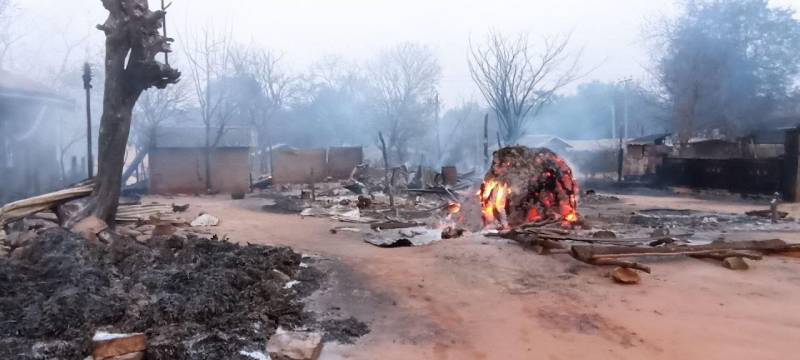 Myanmar military arson raids destroy over 100 homes in Kyaukpadaung ...